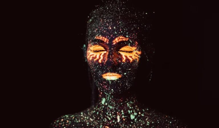 Burning Man Festivaline Giderken Makyaj Önerileri - Bir Bilginin Peşinde!
